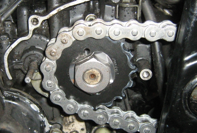 Replacing The Chain And Sprockets Fazer 600 - By Ren WIthnell